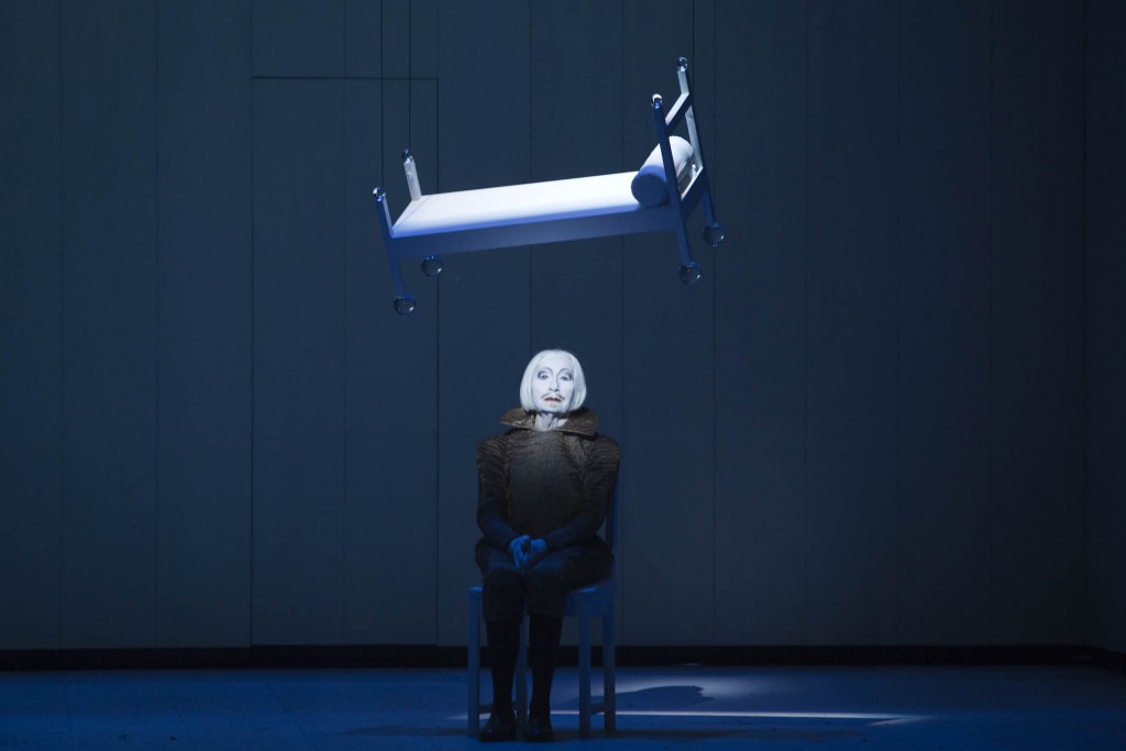 Berliner Ensemble Sonnets Stage B Farbe Und Licht Im Kontext